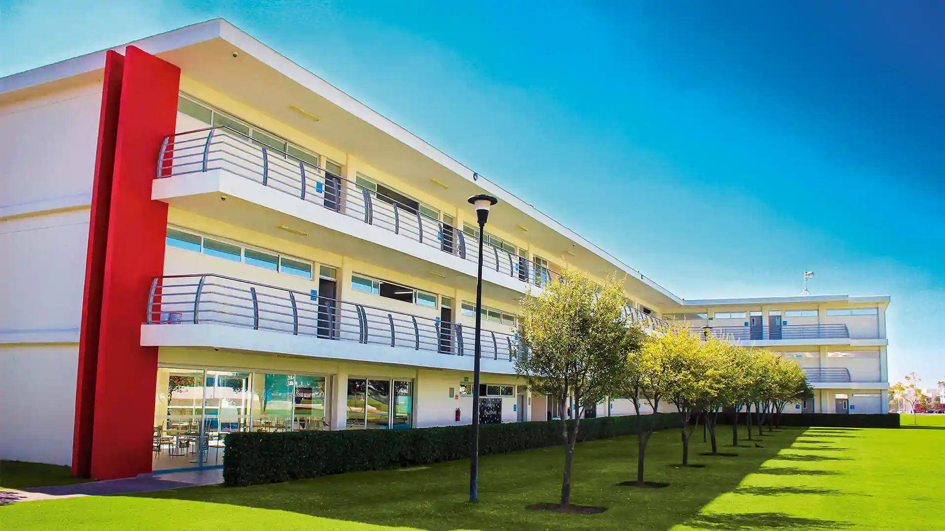 SuBiré Business School - Revista Pro León