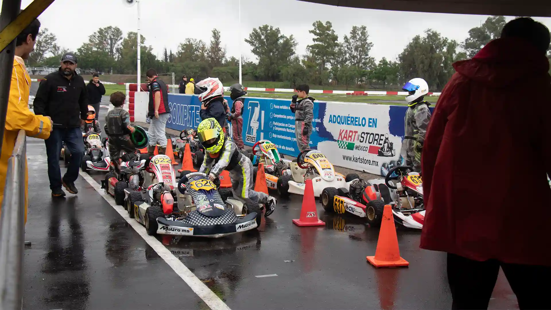 Rugen los motores en el Autódromo de León - Revista Pro León